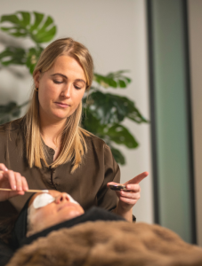 Fruitzuurbehandeling | 75 minuten | 't Achterhof huidinstituut